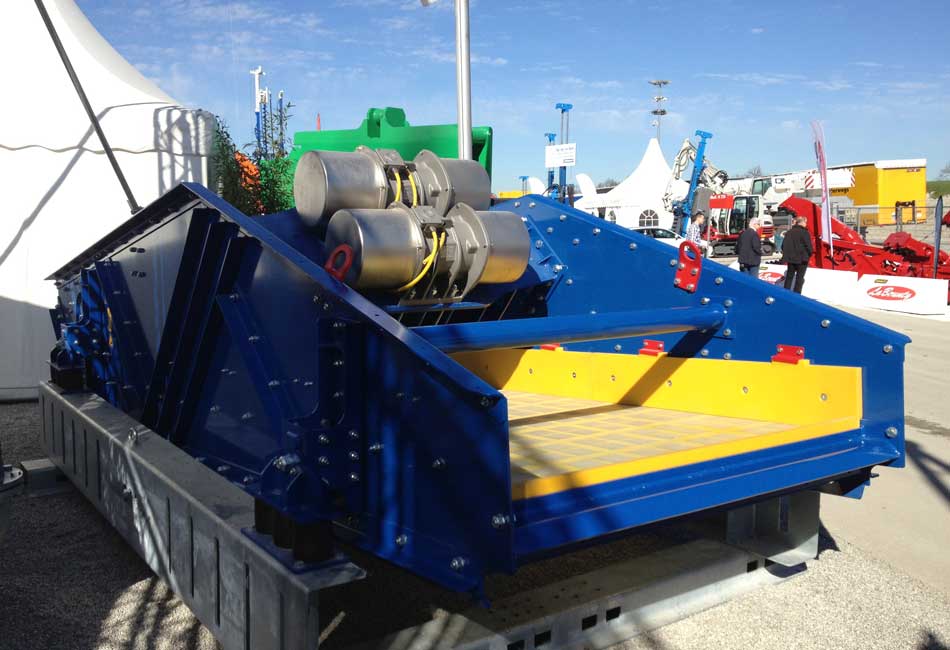 Dewatering screens, vibrating screen machines